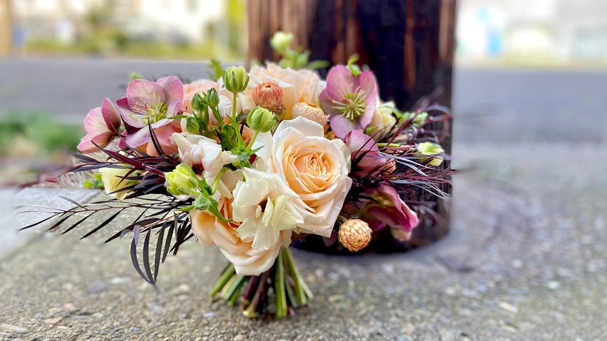 How Many Flowers for Bridal Bouquet? The 2025 Ultimate Guide for ...